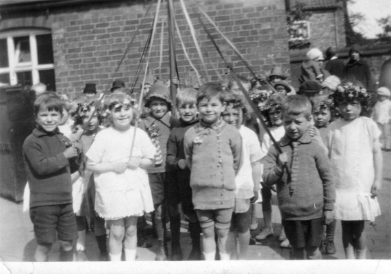 May Day in the School Yard 3 | Bottesford Living History